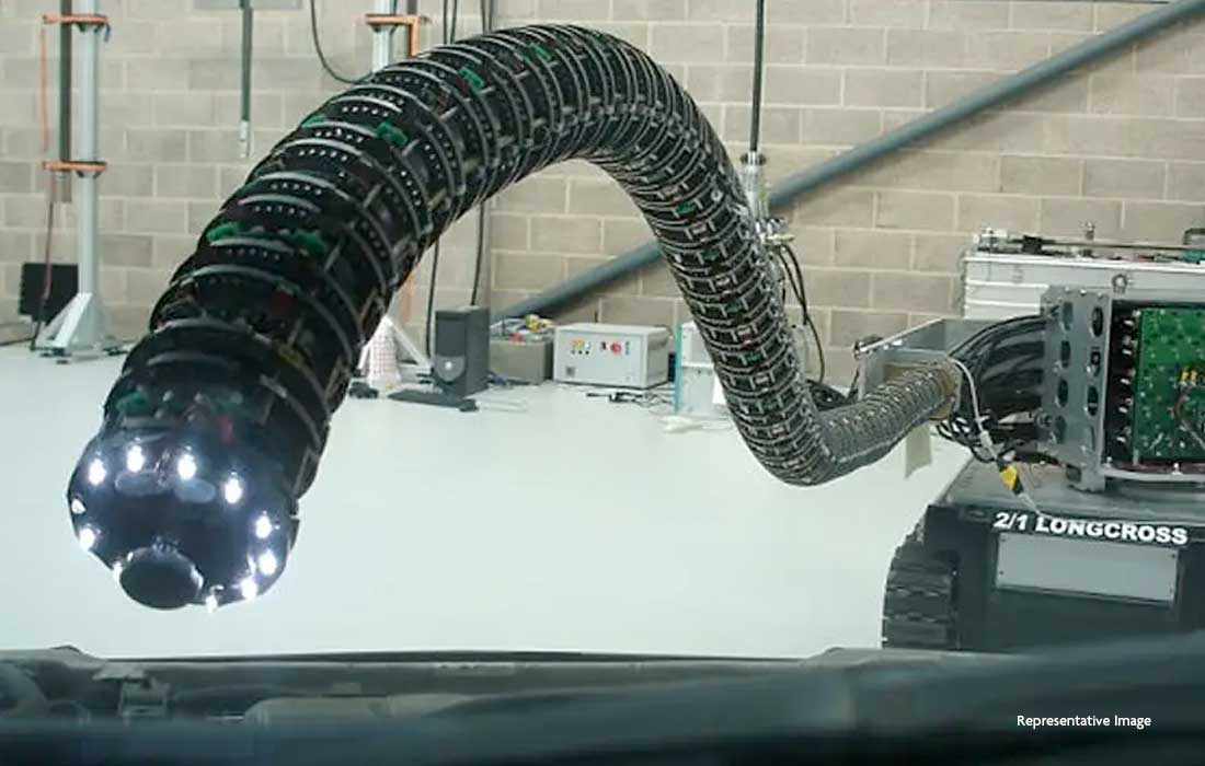 Chinese team develops snake robot for aviation engine checks