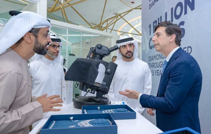 Hamdan visits dubai diamond exchange DMCC