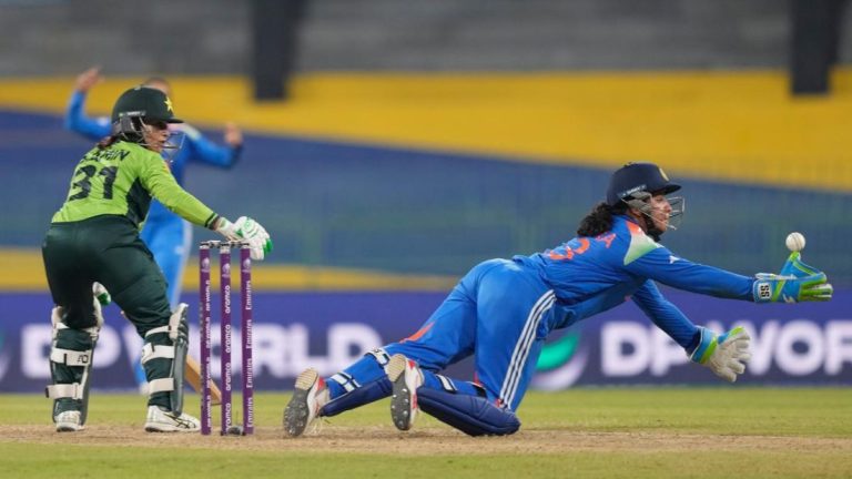 Kranti Gaud powers India past Pakistan