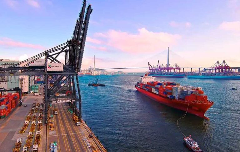 UAE non-oil foreign trade hits record in 2025
